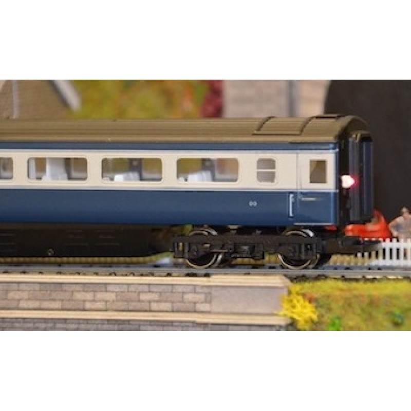 Coach Lighting Strip - Cool White with Flickering Tail Lamp N Scale